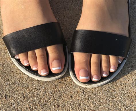 Sunlit Toes R Feetpics