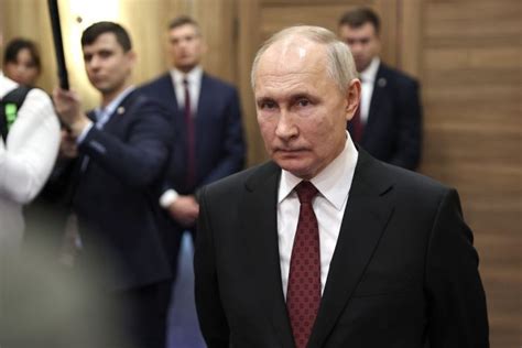 Putin Seeks Closer Middle East Ties In Rare Overseas Visit Wsj