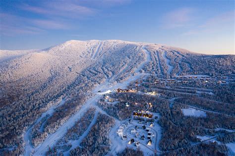 This New England Ski Resort Just Ranked The Best In The East
