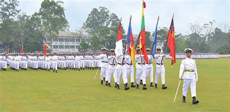 စစ်တက္ကသိုလ် ဗိုလ်လောင်း သင်တန်းအမှတ်စဉ် ၆၂ သင်တန်းဆင်း ဂုဏ်ပြုစစ်ရေးပြ အခမ်းအနား ကျင်းပပုံ မ