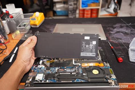 รับเปลี่ยนคีบอร์ดโน๊ตบุ๊ค Dell Xps 13 9360 คีย์บอร์ดเสีย กดไม่ติด ปุ่มใช้งานไม่ได้ โดนน้ำ ราคา