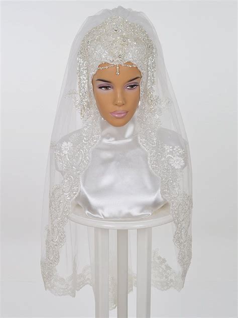 Bling Bling Muslim Wedding Veils With Lace Appliques And Crystals Rhinestones Real Photos
