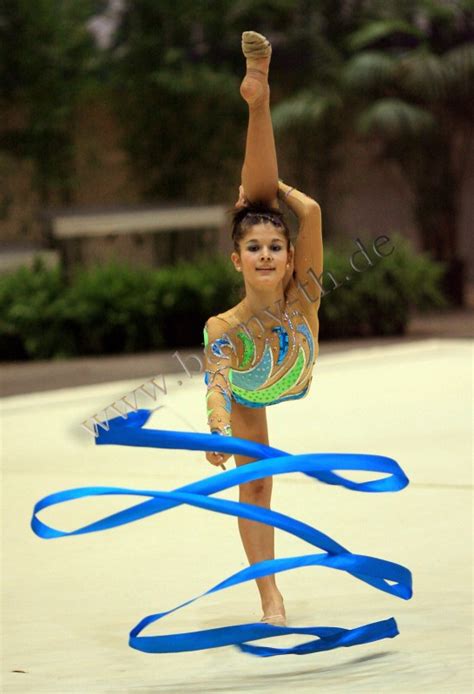 ХУДОЖЕСТВЕНА ГИМНАСТИКА И СРОДНИ СПОРТОВЕ • Виж темата Ваня Кирова