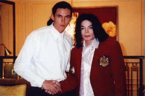 Michael Jacksons Bodyguard Michael Was A Paranoid Maniac