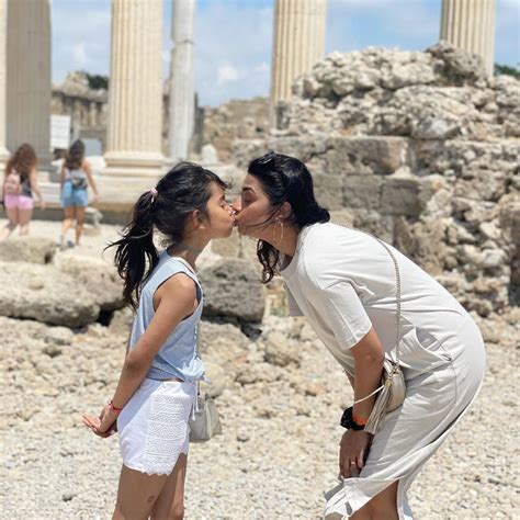 Fia Khan Pictures With Her Husband From Antalya Reviewitpk