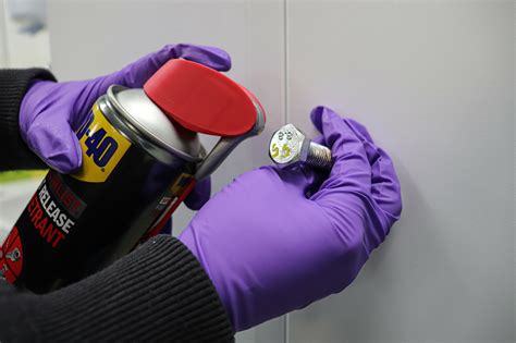 How To Remove Rusted Bolts Loosen Seized Nuts Bolts WD 40