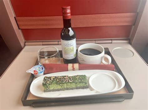I Rode In First Class On A European High Speed Train For 160 Thalys