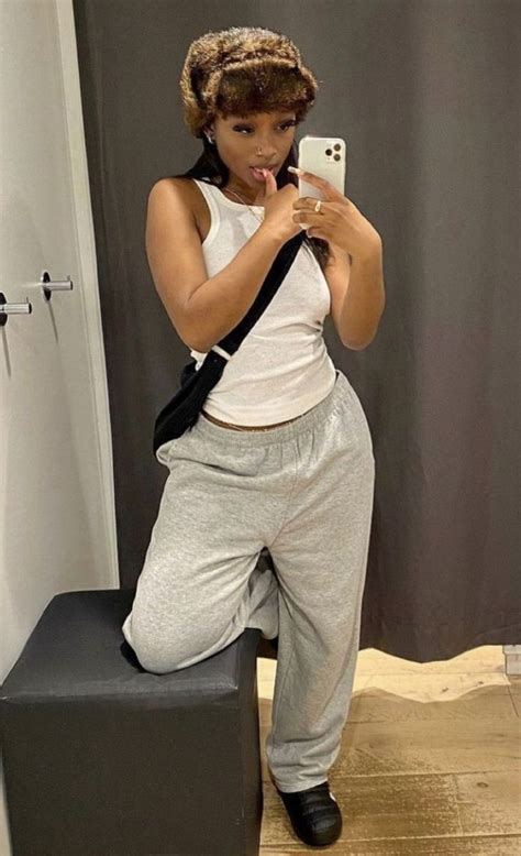 Épinglé Par Cla🕷 Sur O U T F I T Mode Femme Survêtements Tenue Mode