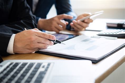 비즈니스 프로젝트 팀 동료 협력 회의와 새로운 시작 프로젝트 아이디어의 프레 젠 테이 션 및 사업 투자의 전략 계획 분석 계획에 대한 스톡 사진 및 기타 이미지 Istock