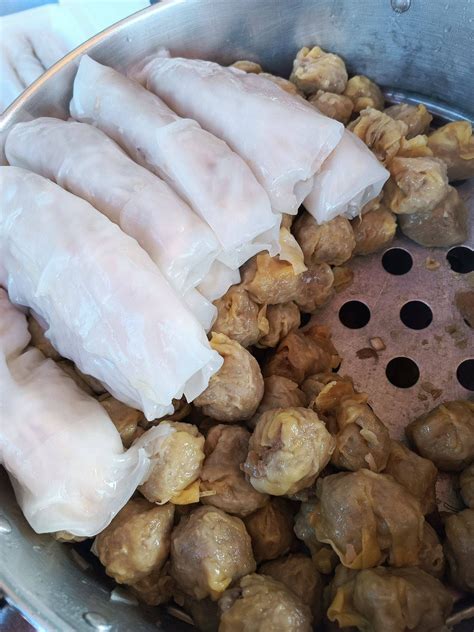 รูป มะพร้าวน้ำหอม และผลไม้สด บ้านมะพร้าวเอเอม 3 ปตท พระราม 5