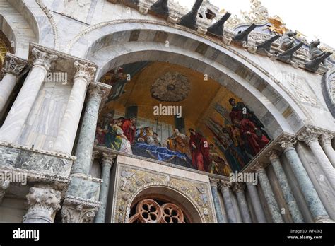 Esterno Il Mosaico Basilica Di San Marco Basilica Di San Marco