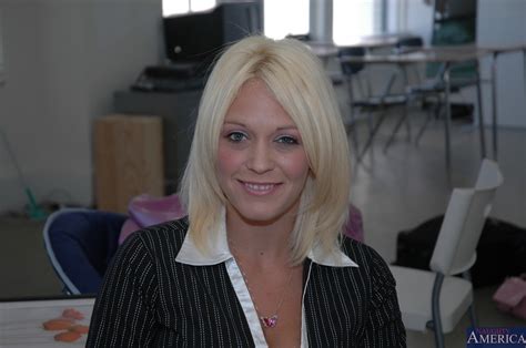 Club Tug Charlee Chase R18hub