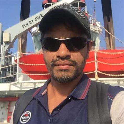 සුදු මාමේ දුව දෙනවද Added A New Photo සුදු මාමේ දුව දෙනවද