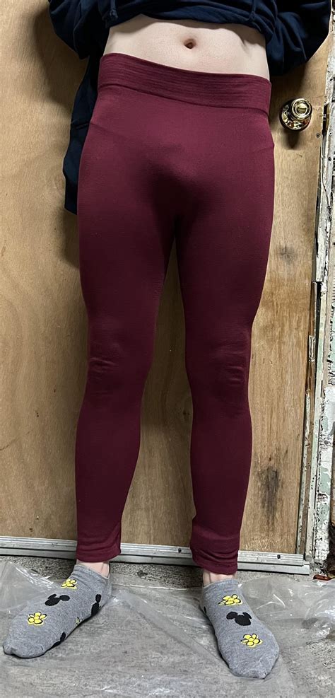 Does Anyone Like These Cute Leggings🥰💞💋 Rmeninleggings