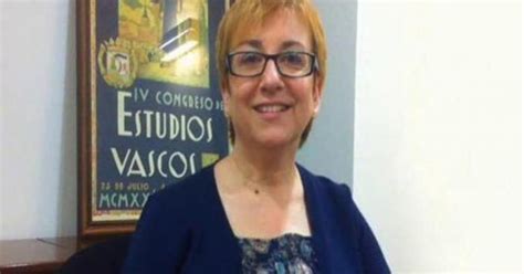 Una Profesora De La Upvehu Tercera Mujer En El Mundo Condecorada Por