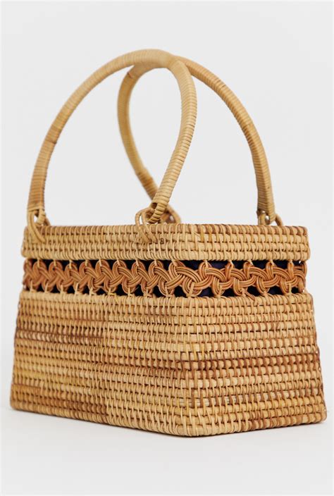Los Bolsos De Mimbre Para El Verano 2020 Son Mejores Compañeros Los Días De Calor