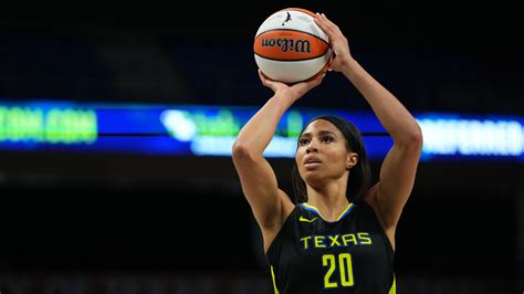 Isabelle Harrisons Unwavering Personality Stands Out For The Dallas