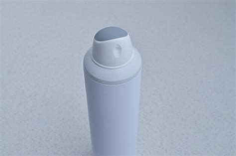 Premium Photo Closeup Of Spray Deodorant With White Label Conveying
