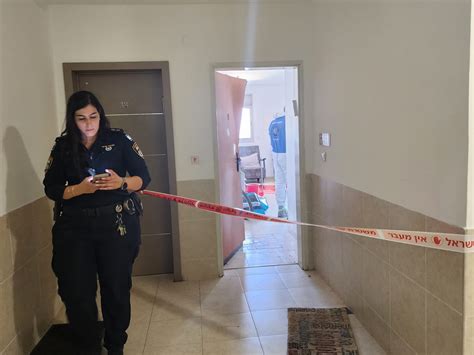 الخضيرة اعتقال شاب قتل والده طعنا وحاول قتل والدته خنقا