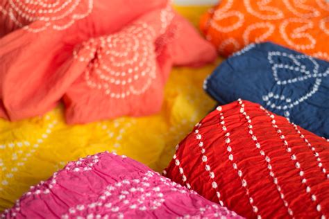 9 Bandhani Collection Ideas How To Dye Fabric Block Printing Fabric