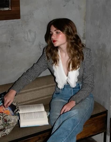 Raegan Revord In 2025 Celebrity Books Books Young Adult People Magazine