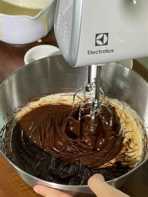 🍫🥛 แจกสูตร บราวนี่หน้าฟิล์ม เนื้อหนึบ เข้มข้น 👧🏿🤎 แกลเลอรีที่โพสต์โดย Biere Titi Lemon8