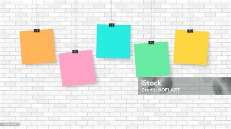바인더 클립의 포스터 벽돌 벽에 종이 템플릿 현실적인 모형 비즈니스 디자인을 위한 빈 메모장 시트입니다 벽돌 벽 레터링 인용문 이미지 또는 로고를 위한 벡터 템플릿입니다