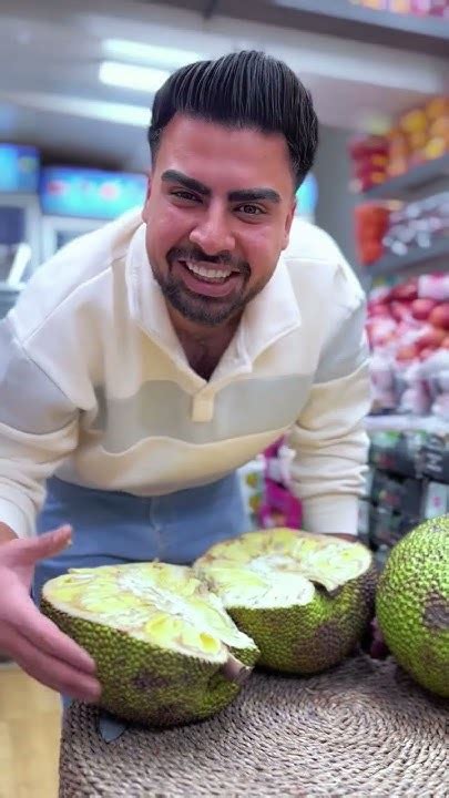 این میوه، سَنگین تَرین میوه جهانِ😍😳 بنظرتون چه مزه ای باشه؟ میوه