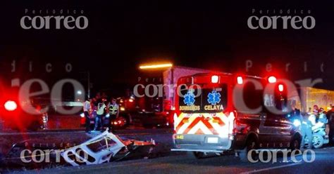 Aparatoso Accidente En La Autopista Salamanca Querétaro Deja Tres