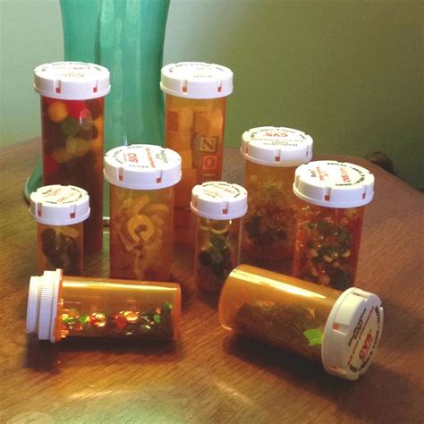 24 Ways To Upcycle Pill Bottles Diy Organizers And Upcycled