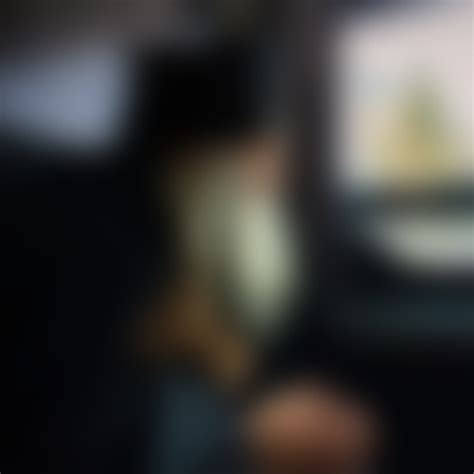 И зажегши свечу не ставят ее под сосудом но на подсвечнике и светит