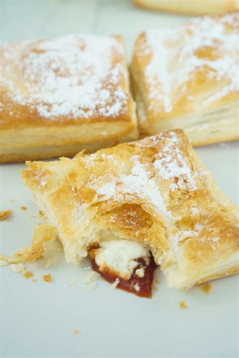 Puerto Rican Pastelitos De Guayaba