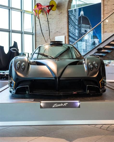 Pagani Zonda R Fire