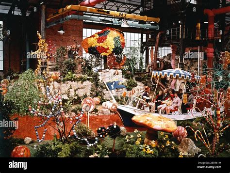 Willy Wonka Scenery