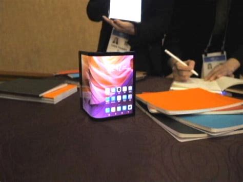 Video TCL Brings A Folding Phone Gadgets