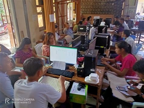 ဒိုက်ဦးမြို့နယ်တွင် နိုင် ၄ မှတ်တမ်းများအား Software အသုံးပြု၍ ဌာနဆိုင်ရာ ဝန်ထမ်းများက စိစစ