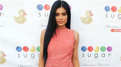 Kylie Jenner Reportedly Reveals Sex Of Rumored Baby Through Shopping Habits Teen Vogue