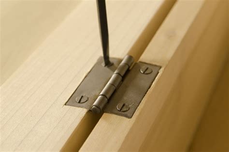 Steps To Install Hinges On A Dovetail Box With Woodworking Hand Tools