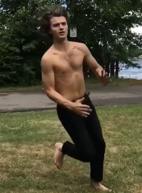 Thestarscomeouttoplay Joe Keery Shirtless And Barefoot