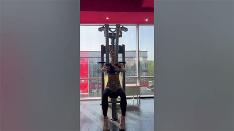 Упражнение бабочка работа на грудные мышцы Youtube