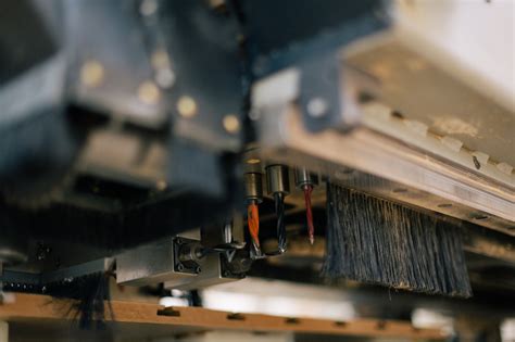 [제조백과] 절삭 가공 2축 3축 5축의 차이 바로발주