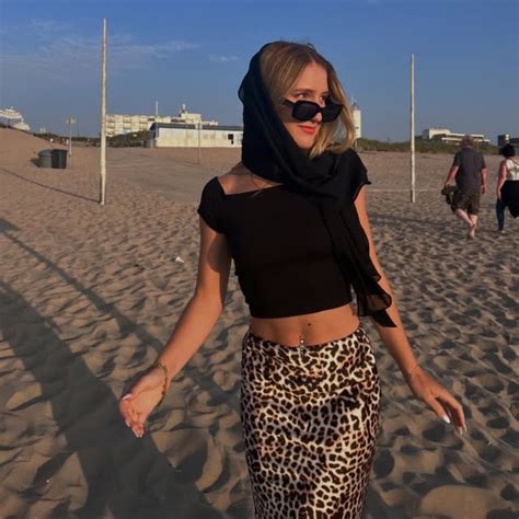 Lillylinn On Threads