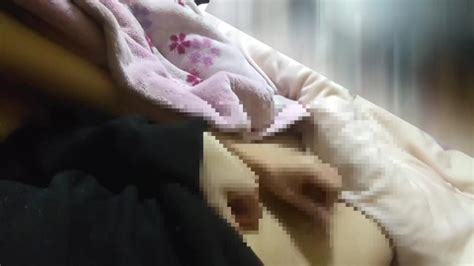 寝る前に半裸で手コキしてSEXに誘うアラフィフ熟女妻結婚 ヶ月目夫婦の愛撫 Japanese Mature Handjob Pornhub