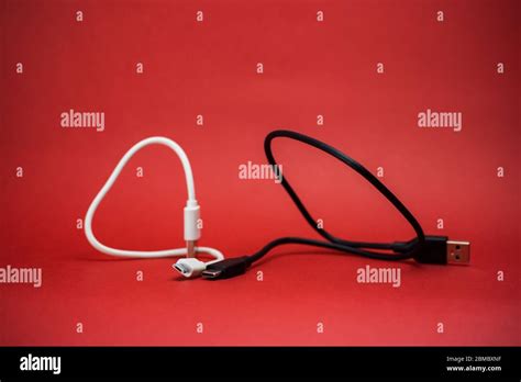 Black And White Wire Micro Usb And Usb Type C Stock Photo Alamy