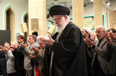 مراسم انس با قرآن در اولین روز از ماه مبارک رمضان Leader Ir