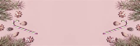 파스텔 베이지 배경에 전나무 가지 롤리팝 및 크리스마스 장식으로 만든 겨울 구성 크리스마스와 새해 개념 플랫 레이 평면도 복사 공간 2023년에 대한 스톡 사진 및 기타