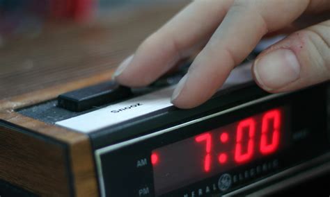 people who hit the snooze button are smarter more creative and happier