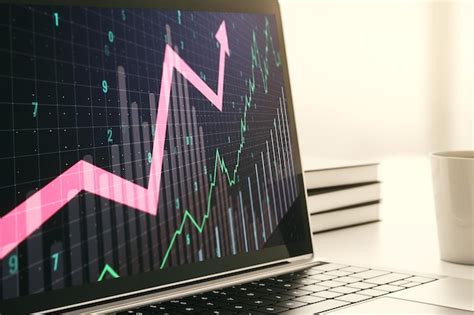 추상적이고 창의적인 재무 차트와 위쪽 화살표 상승 및 획기적인 개념 3d 렌더링이 포함된 최신 컴퓨터 화면 프리미엄 사진