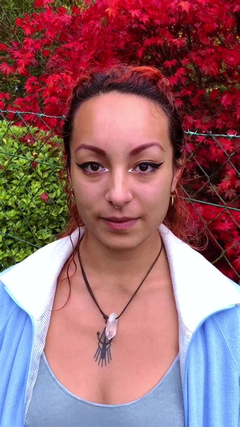 Arnoud Van Adrichem Schreef Het Gedicht ‘vijfhonderd Redenen Voor Blauw Voor Woordnacht Kregen