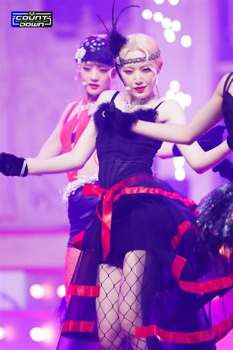 여자아이들 민니슈화우기 망사스타킹 뽀얀 허벅지